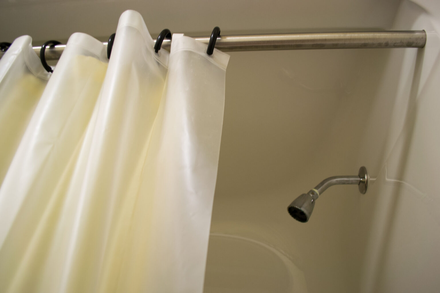 The Guide to the Five-Minute Shower | VALLEY Magazine